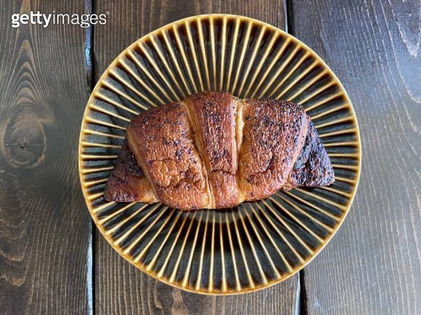 red bean paste croissant pastry 이미지 (1751612280) - 게티이미지뱅크