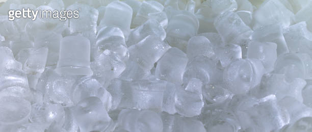 close-up of ice blocks inside ice machine 이미지 (1773124394) - 게티이미지뱅크