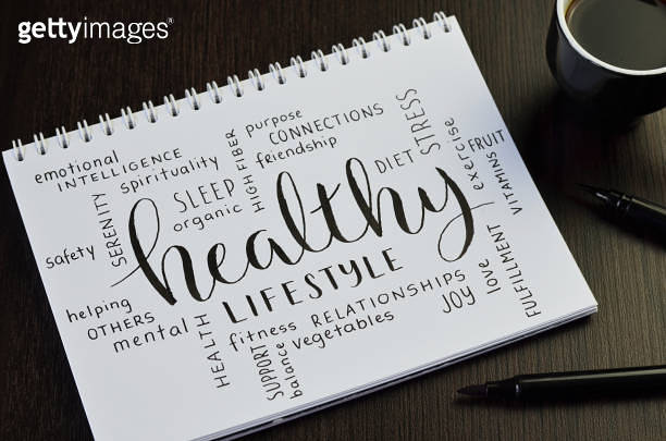 HEALTHY LIFESTYLE word cloud handwritten in notebook (1474328033) - 게티이미지뱅크