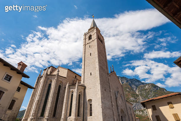 Medieval Cathedral of Venzone (Chiesa di Sant'andrea Apostolo) - Friuli ...