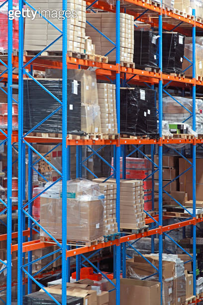 High Rack Shelving Warehouse 이미지 (1689400216) - 게티이미지뱅크