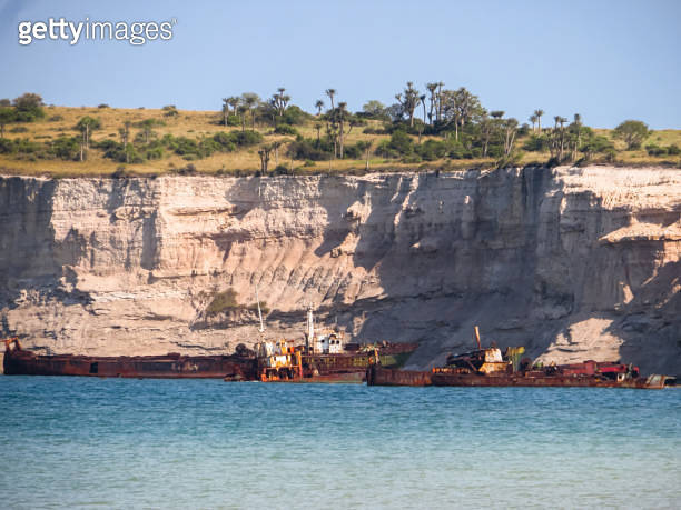 Shipwreck Beach In Panguila In Angola (1816682851) - 게티이미지뱅크