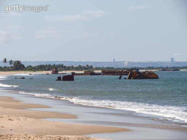 Shipwreck Beach In Panguila In Angola (1816685564) - 게티이미지뱅크