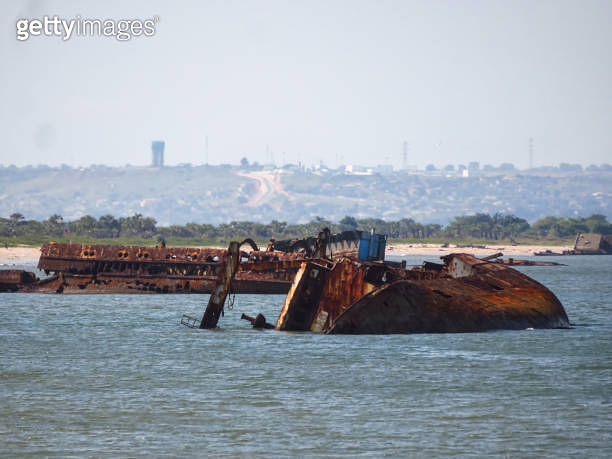 Shipwreck Beach In Panguila In Angola (1816687166) - 게티이미지뱅크
