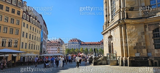 Street life in Neumarkt, the city’s main square of Dresden, Germany 이미지 ...