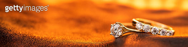 Diamond ring banner 이미지 (1586862115) - 게티이미지뱅크