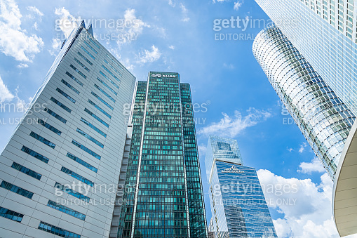 Suez headquarters, the Tour CB21 tower, and other buildings in La ...