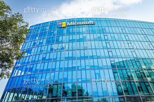 Microsoft name on the french office building in Issy les Moulineaux ...