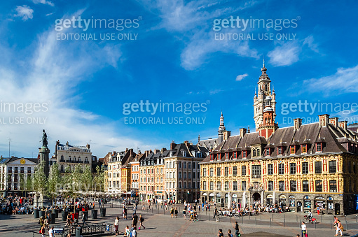 Urban landscape, view of a central square in Lille, northern France 이미지 ...