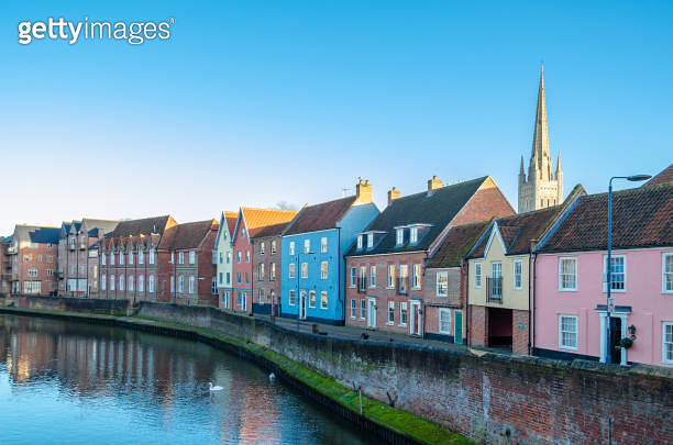 Riverside view in the old town of Norwick, UK 이미지 (1664175501) - 게티이미지뱅크