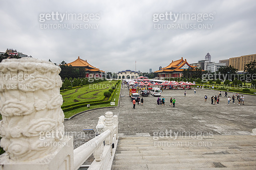 Liberty Square Arch at Chiang Kai-Shek Memorial Park, entrance to the ...