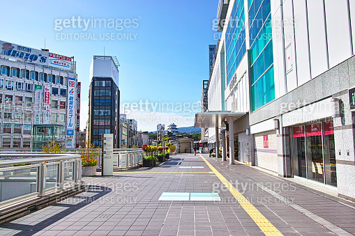 Odawara Station on a clear autumn morning 이미지 (1736238854) - 게티이미지뱅크