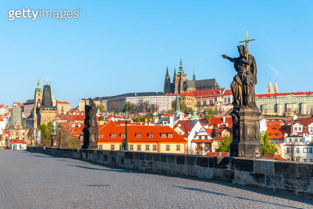 Prague Castle view from Charles Bridge on sunny spring morning, Praha ...