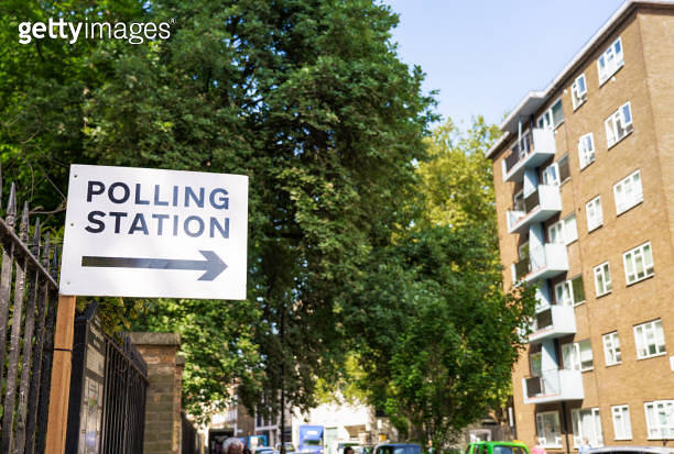 Polling Station sign for General Election voting 이미지 (1782014328) - 게티이미지뱅크