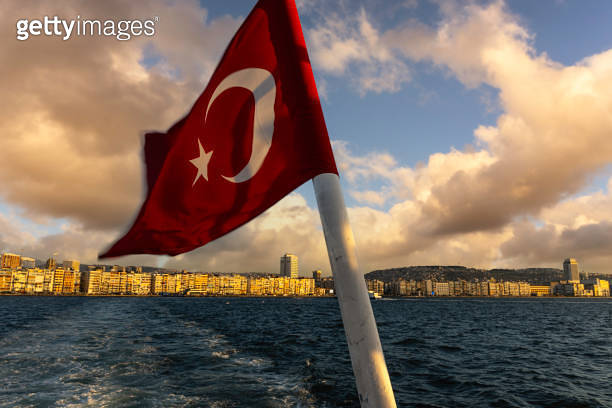 Coastal view of the Alsancak region of Izmir. 이미지 (1829080085) - 게티이미지뱅크