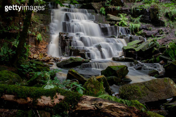 Hatch Brook Waterfall (1568165486) - 게티이미지뱅크