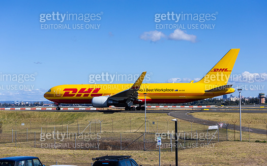 DHL Aircraft (1598602907) - 게티이미지뱅크