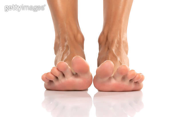 Front view of beautifully cared women's legs and feet 이미지 (1456870663 ...
