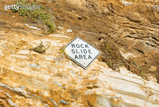 Warning Sign for Rock Slide Area in Malibu, California 이미지 (1473666564 ...