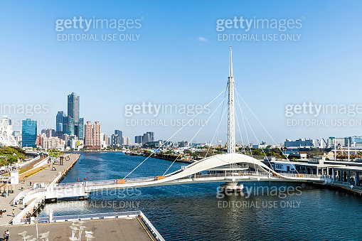 Great Harbor Bridge in the port of Kaohsiung, Taiwan. (1481631888) - 게티 ...