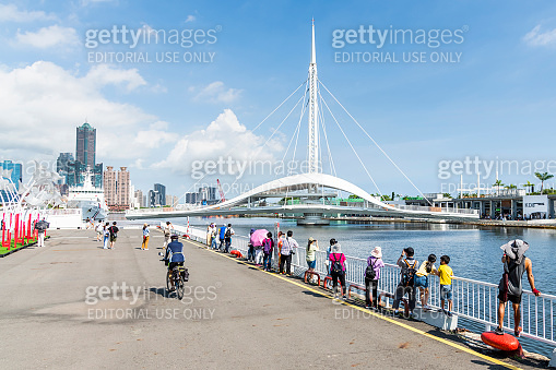 Great Harbor Bridge in the port of Kaohsiung, Taiwan. (1474934613) - 게티 ...