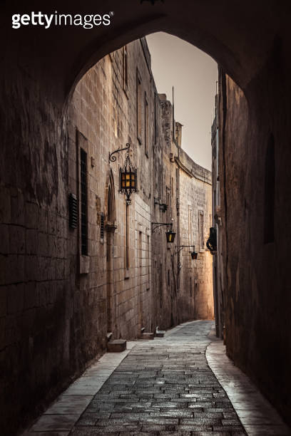 Architectural Arch Shade In Alleyway In Old Town Mdina, Malta 이미지 ...