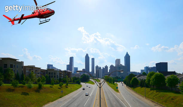 Helicopter Flying Over Downtown Atlanta. 이미지 (1816973884) - 게티이미지뱅크