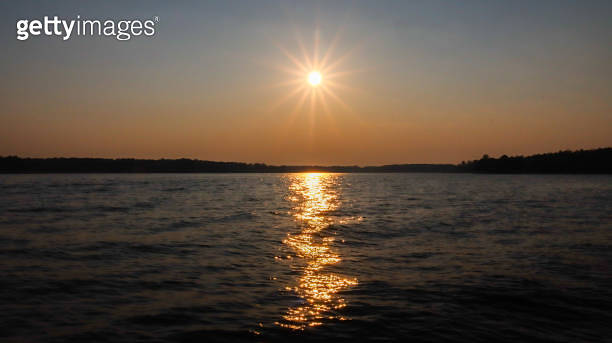 A Lake Sinclair Squiggle Sunset 이미지 (1499916911) - 게티이미지뱅크
