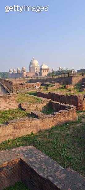Tomb of Sheikh Chilli visible behind Raja Harsha ka Tila in Thanesar ...