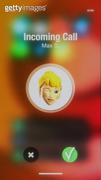 Incoming phone call on a smartphone, user interface 이미지 (1518920344 ...