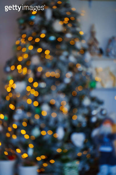 unfocused. a large Christmas tree decorated. blur. 이미지 (1459289439 ...