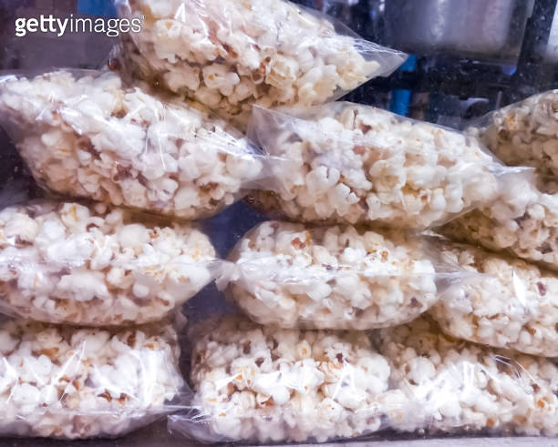 Popcorn, Corn Fried in plastic packet. (1603329168) - 게티이미지뱅크