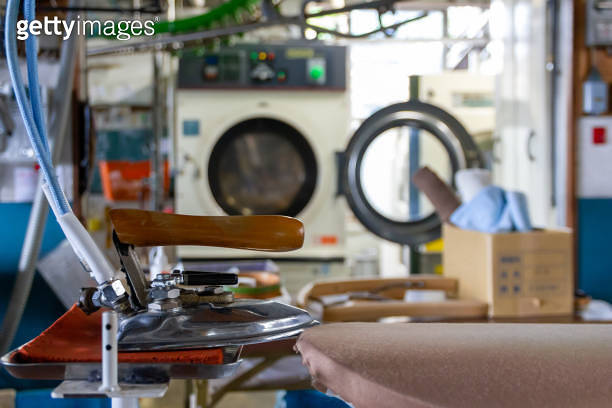 Inside of a Dry Cleaners factory 이미지 (1527641677) - 게티이미지뱅크