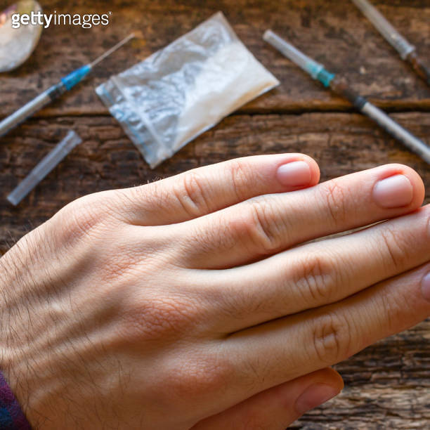 man refuses drug selective focus (1675921843) - 게티이미지뱅크