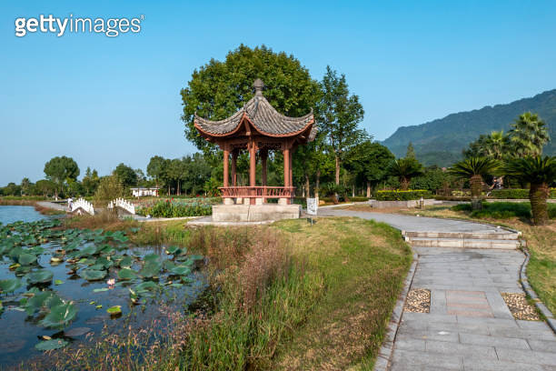 A pavilion by the lake，Beautiful Longshui Lake Wetland Park (1757959869 ...