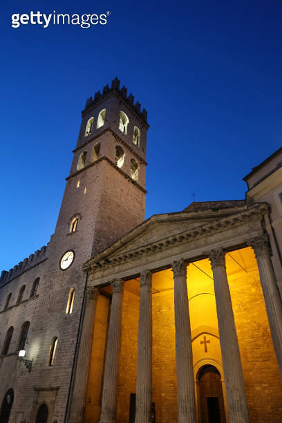 Assisi At Night 이미지 1499744516 게티이미지뱅크