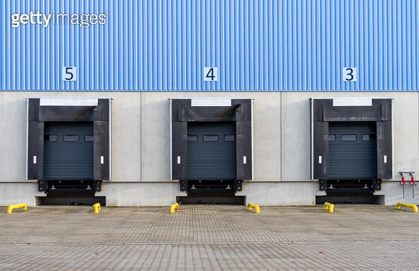 Loading Ramp Of Warehouse Building 이미지 (1468896788) - 게티이미지뱅크