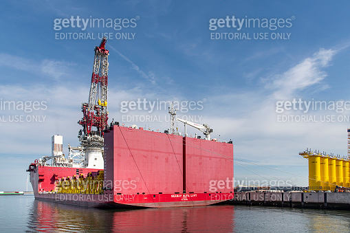 Seaway Alfa Lift heavy lift crane vessel (1728683713) - 게티이미지뱅크