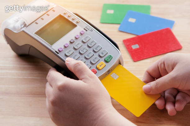 Credit card payment with EDC machine or credit card terminal. 이미지 ...