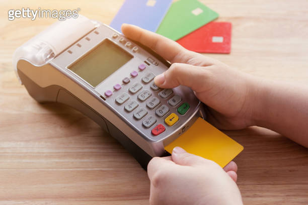 Credit card payment with EDC machine or credit card terminal. 이미지 ...