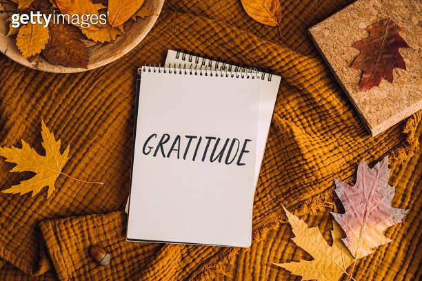 How to Practice Gratitude. Writing Autumn fall gratitude journal. Open ...