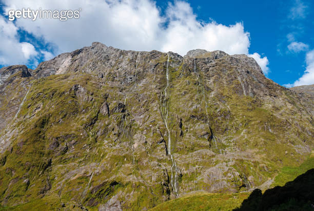 Stunning landscapes along State Highway 94 between Te Anau and Milford ...