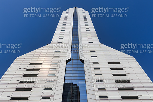 low angle view of the NEC Super Tower in Tokyo, Japan 이미지 (1750148423 ...
