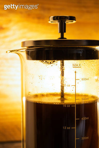 Fresh coffee in a French press coffee maker 이미지 (1714301463) - 게티이미지뱅크