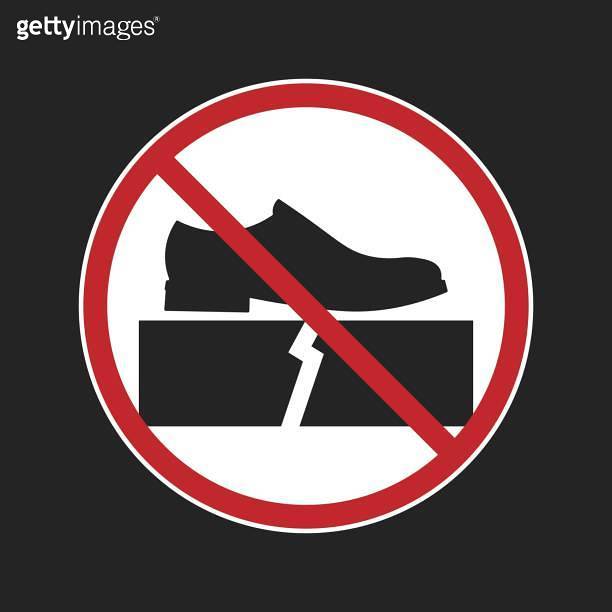 Isolated pictogram round sign of do not step on box, for damage ...