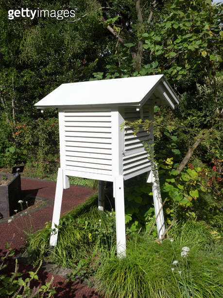 Stevenson screen 이미지 (1696724880) - 게티이미지뱅크