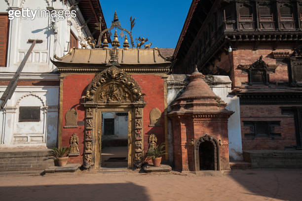 The golden gate of Bhaktapur in Bhaktapur Durbar Square, Nepal 이미지 ...