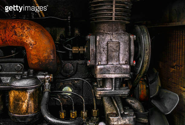 Detail of a dirty diesel engine 이미지 (1486498983) - 게티이미지뱅크