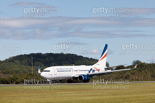 Rex Airlines Boeing 737-800 flight arriving at Gold Coast Airport ...