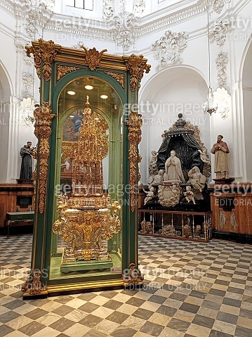 The chapel of Santa Teresa with the custody of Arfe and a tomb of ...